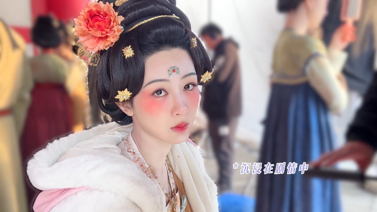 [Flourished Peony 国色芳华 BTS] He Weifang who is broken from inside to ...