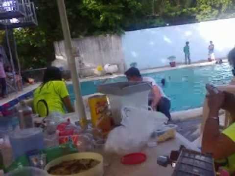 [HERTacleZ '©9] SEC Pool Spy Cam 3