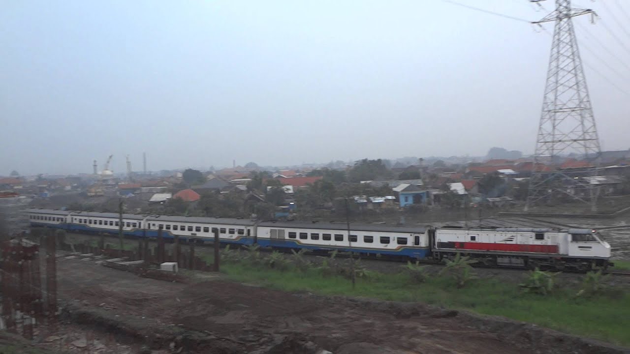 Kereta Api Mutiara selatan - YouTube