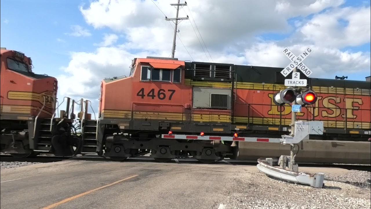 BNSF 6410 East in Edelstein, IL 9/9/21 - YouTube