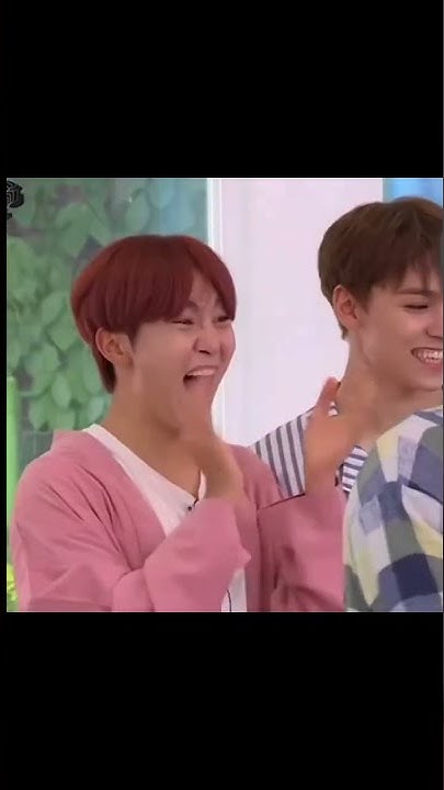 When Jeonghan Splashed The Whole Bottle Of Water To Joshua😭 Jeonghan Joshua Jihan Seventeen