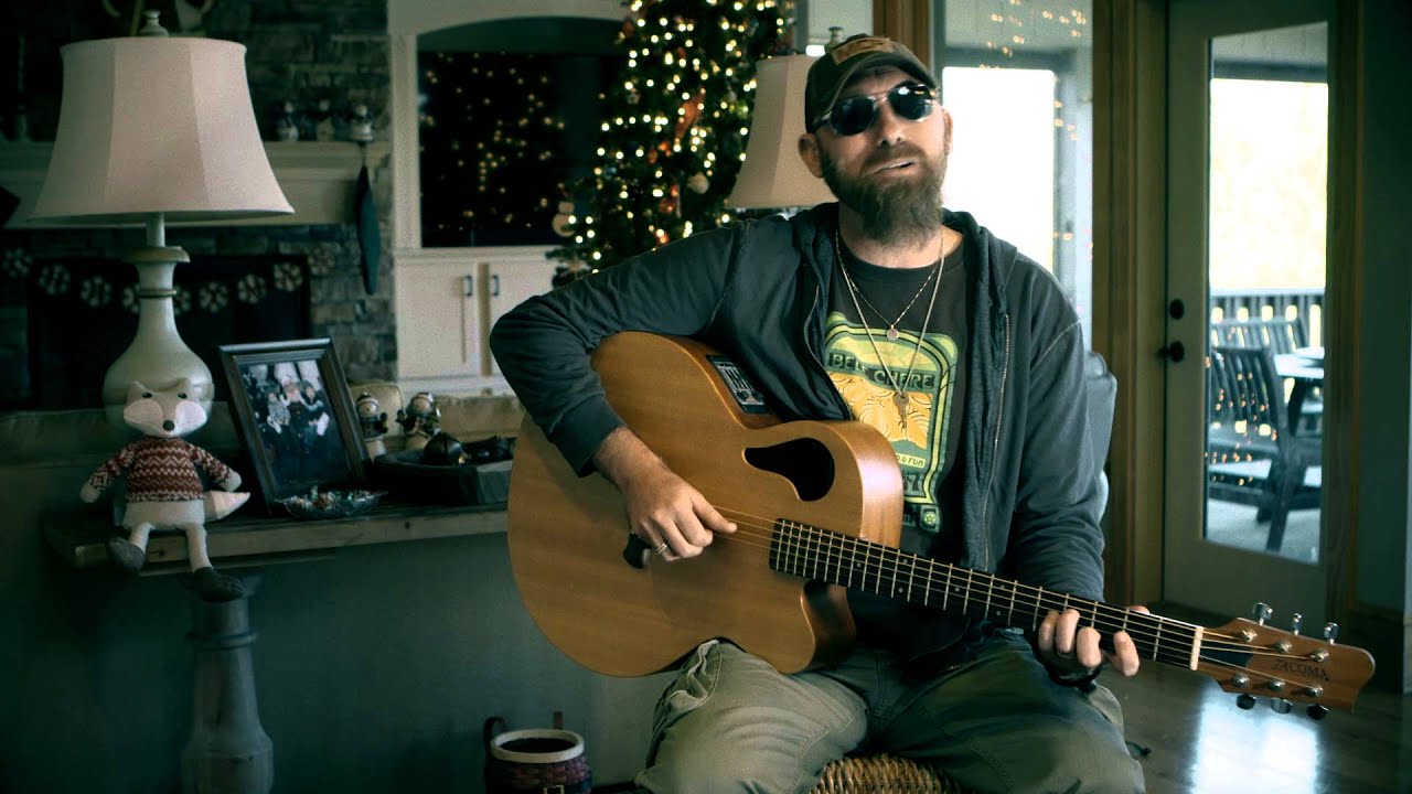 Corey Smith - Songsmith Weekly: Christmas Song (DMB Cover) - YouTube