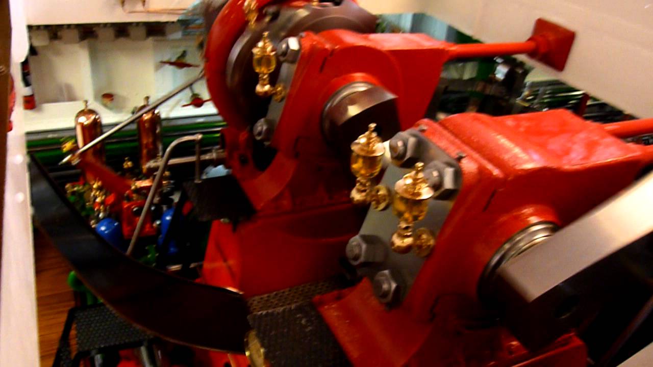 paddle wheel steamer UNTERWALDEN: running engine 01 - YouTube