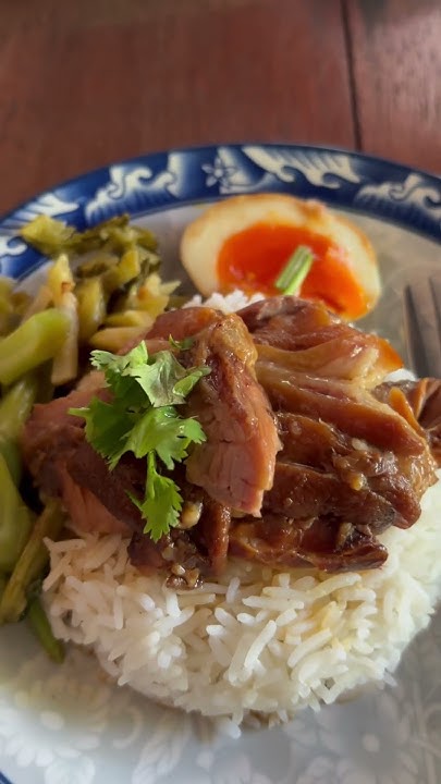 ข้าวขาหมู ที่ร้านไช๋เฮง แห่งเมืองอู่ทอง Youtube