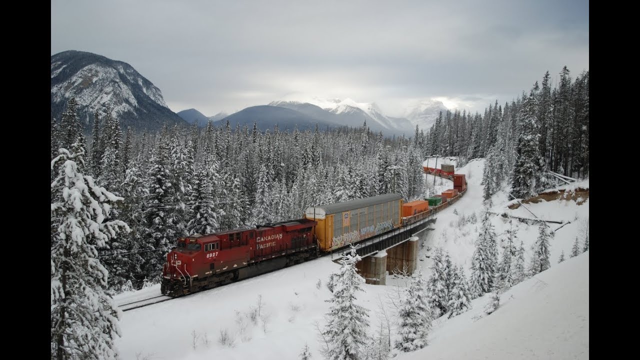 CPR Train Spotting HD: CP 8927 West, Train 113 at Ottertail East BC. 2/ ...