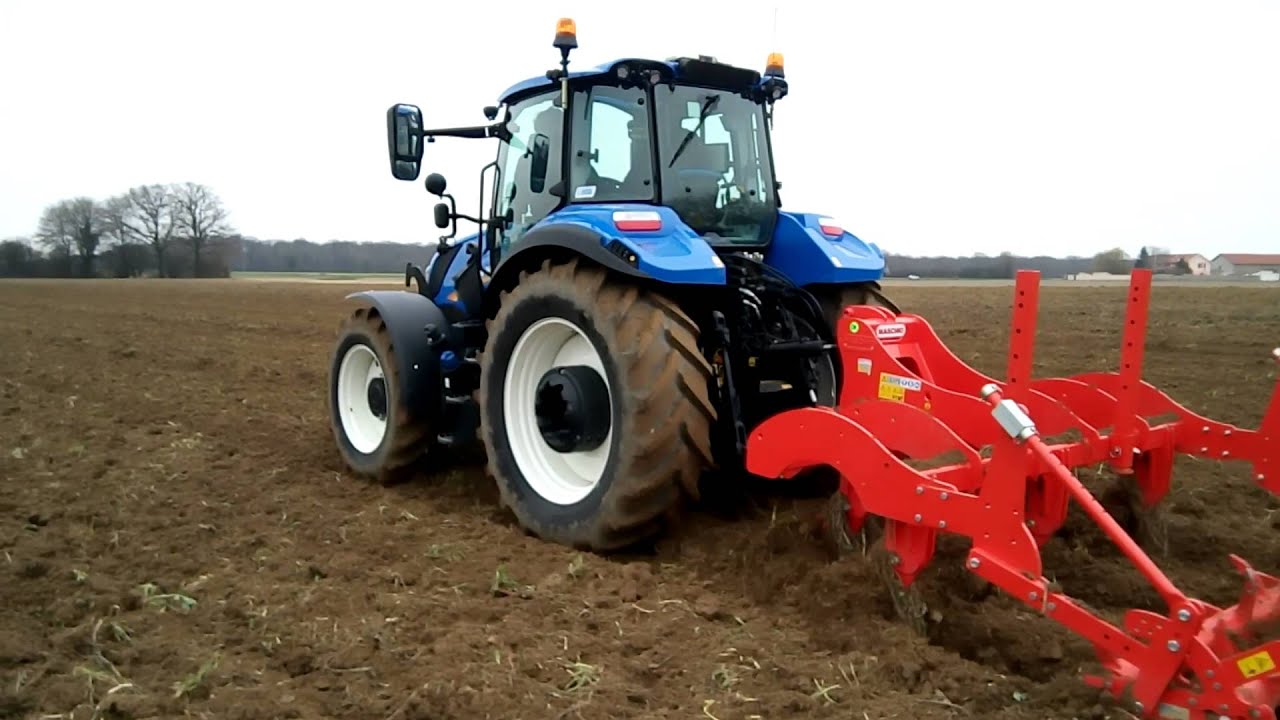 New Holland Agriculture T5.120 ripreso da A come Agricoltura - YouTube