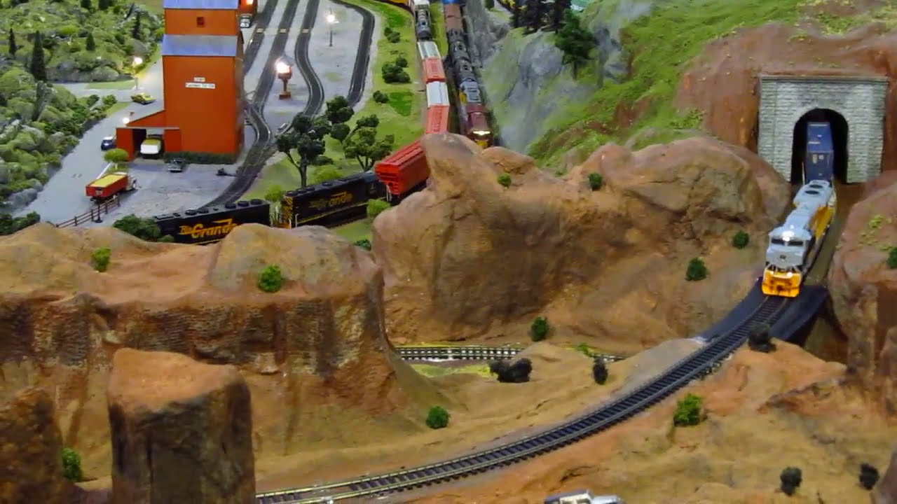 SD70ACe DCC w/sound - quick demo HO scale - YouTube
