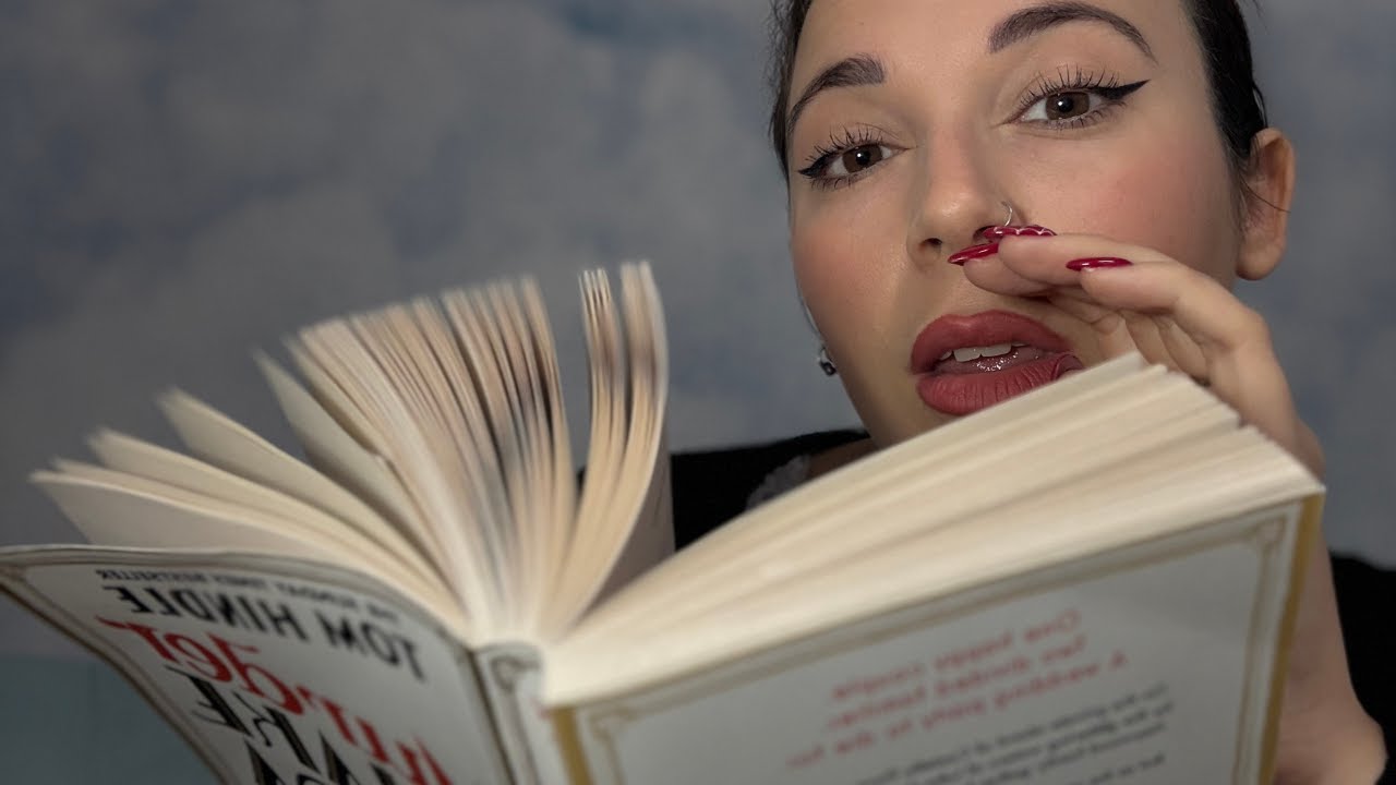 ASMR 👻 Whispering & Soft Spoken 🎃 Reading a Whodunnit Book 🕯️ Italian ...