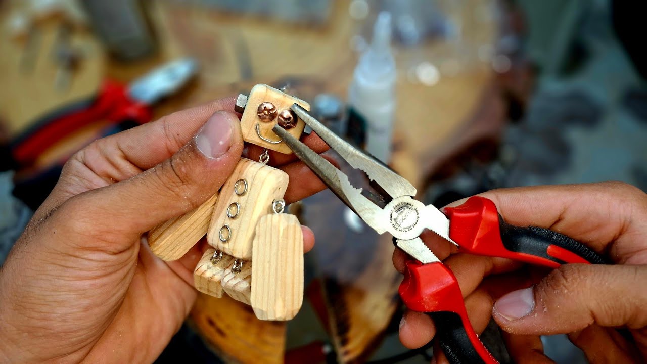DIY Wooden Robot Keychain | How to Make a Cute Wooden Man from Scratch ...