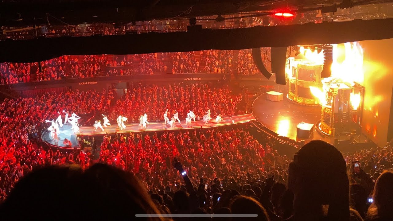Lady Gaga - Bad Romance - Kia Forum - 07/28/2025 - YouTube