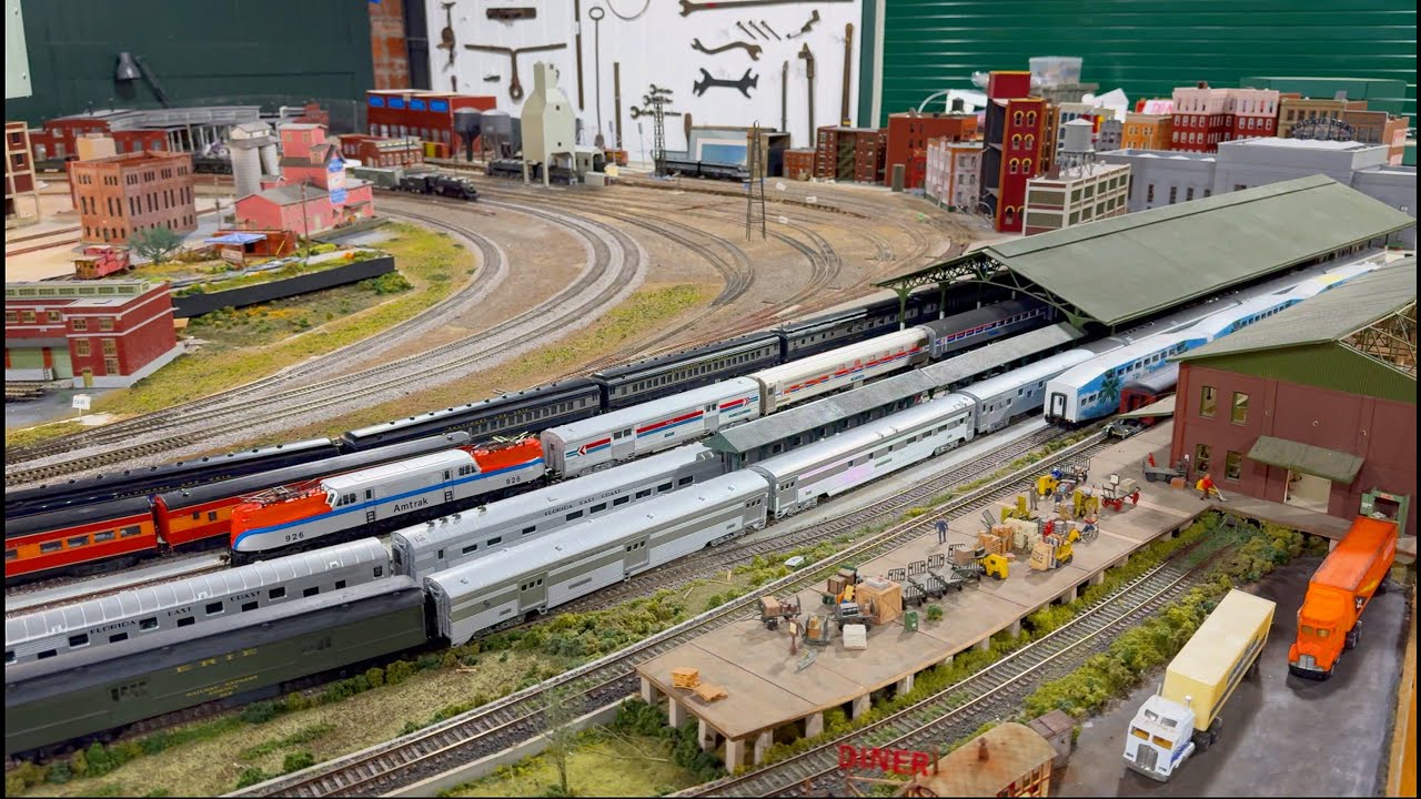 The South Florida Railway Museum HO Scale Model Train Layout - YouTube