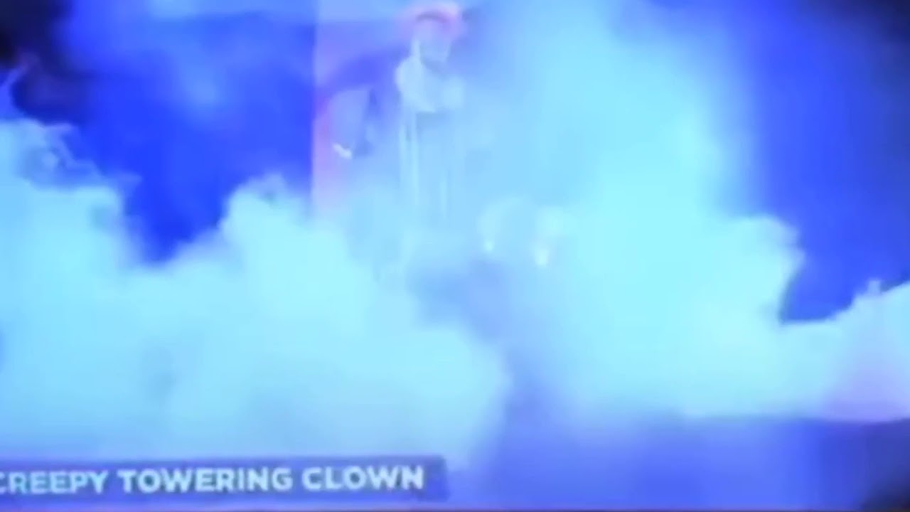 Creepy Towering Clown- Spirit Halloween 2019 - YouTube
