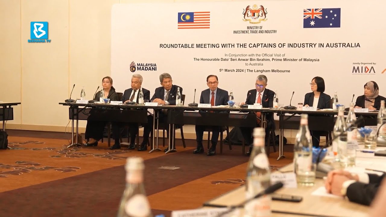 PM meets business leaders, top execs - YouTube