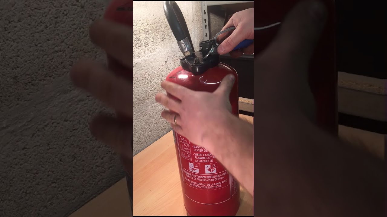 Comment Fonctionne un Extincteur ? - YouTube