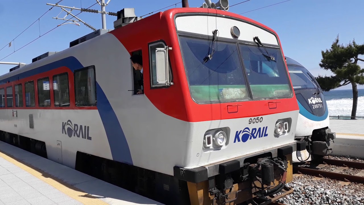 정동진역 무궁화호 RDC동차 진입 × 누리로 발차 / Jeongdongjin station : Mugunghwa RDC ...