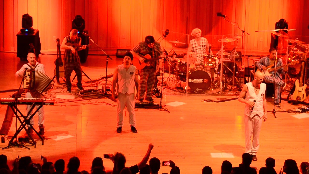 Bersuit Vergarabat "Un Pacto" en Vivo ---ph Fabian De Vita--- - YouTube