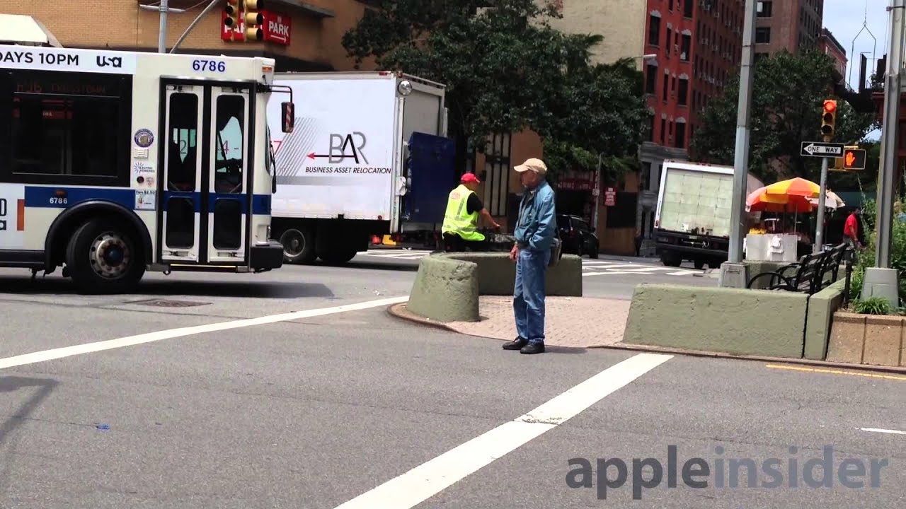 iOS 7 video zoom test on iPhone 5 - YouTube