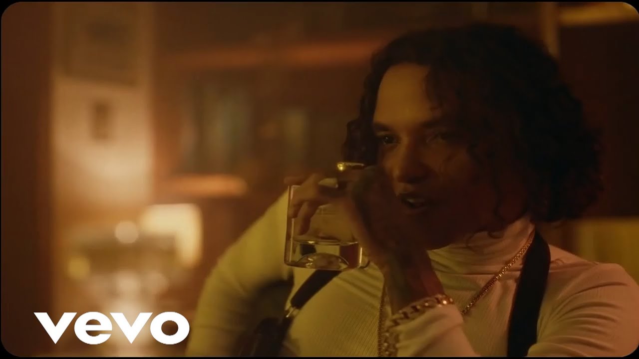 Jerry Di - Mi Cuarto ((intro)) - YouTube