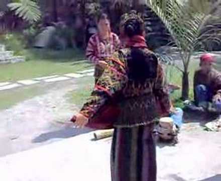 Tiboli Native Dance costume in English (Philippines) - YouTube