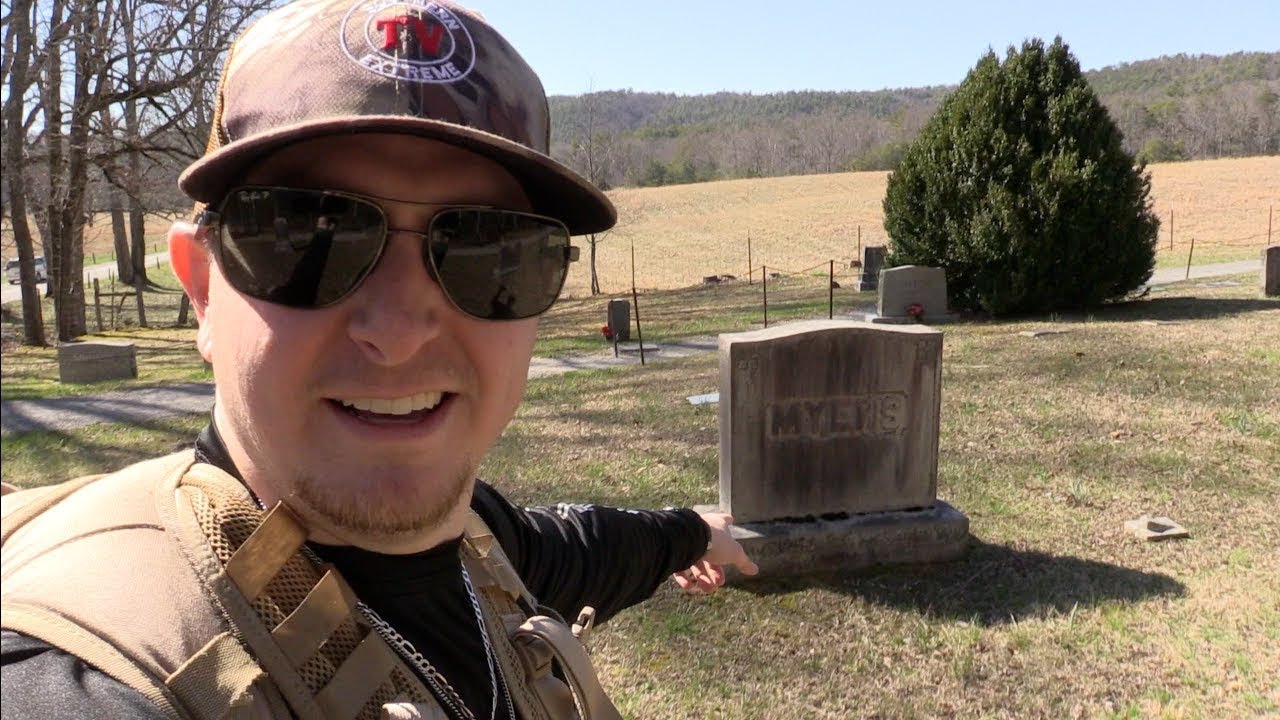 Worlds BIGGEST Knife Store CREEPY Grave Yards And HIKING In Tennessee worlds-biggest-knife-store-creepy-grave-yards-and-hiking-in-tennessee