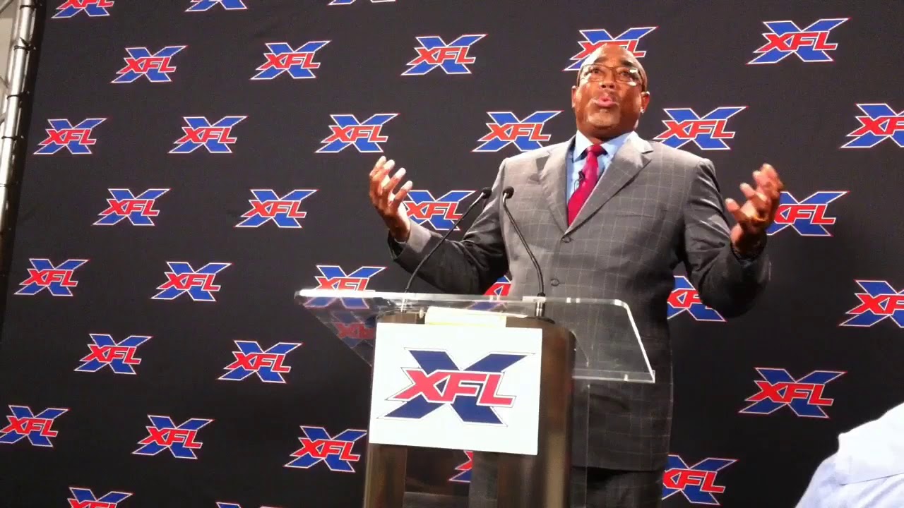 Video: XFL announces Jonathan Hayes as St. Louis head coach - YouTube