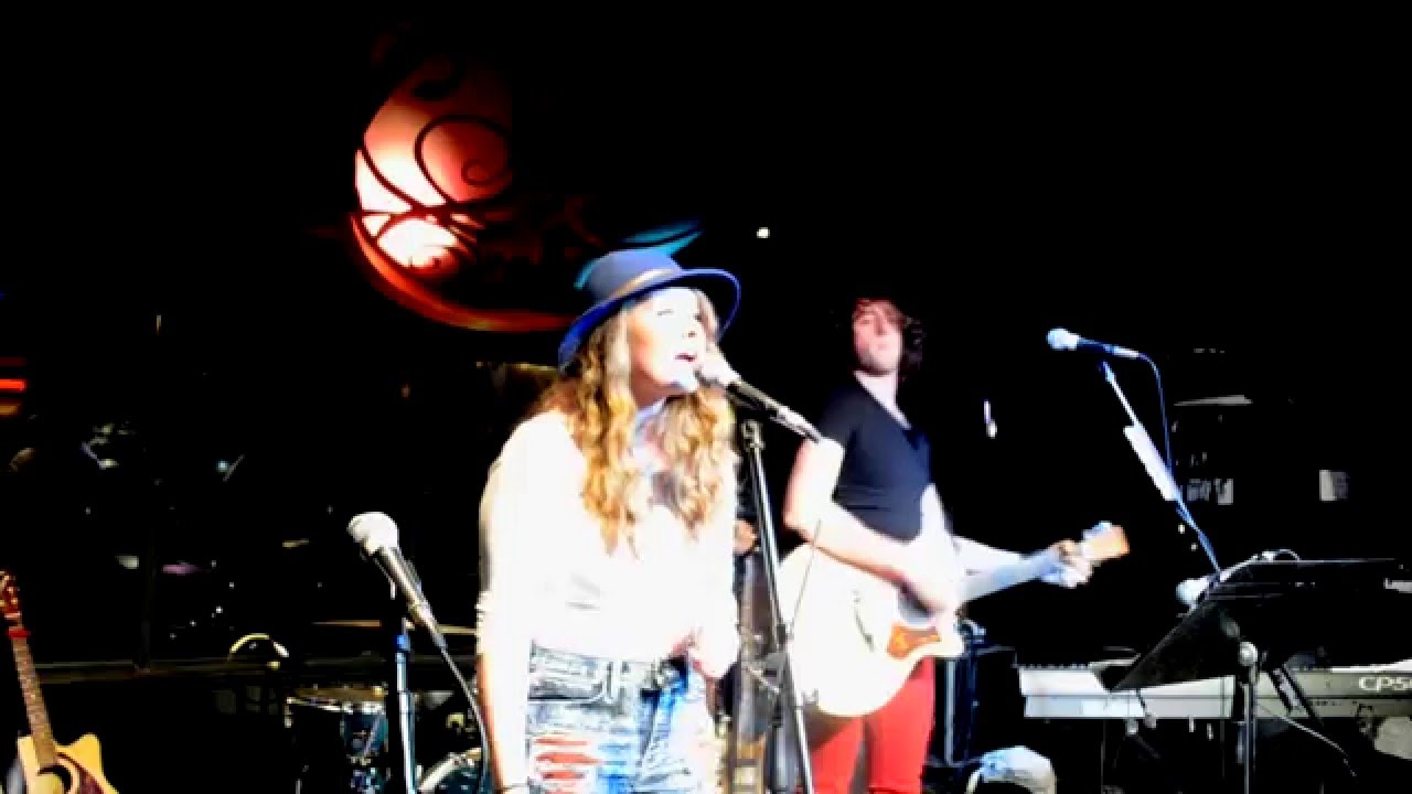 Kiss Kiss Bang Bang | Kaylan Mackinnon Live @ Backstage Lounge ...