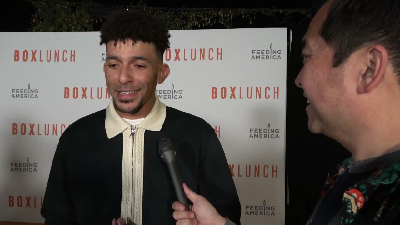 Khleo Thomas Carpet Interview at BoxLunch Holiday Gala 2023 - YouTube