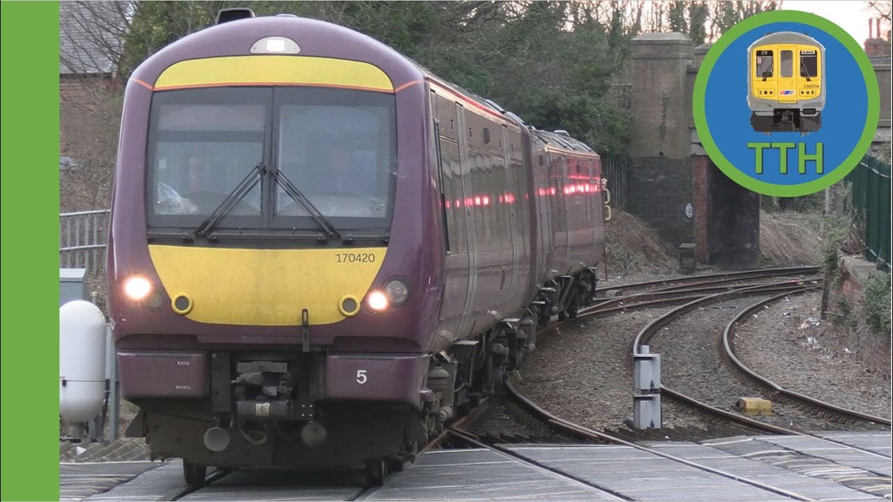 Class 170 arrives at Grimsby Town - YouTube