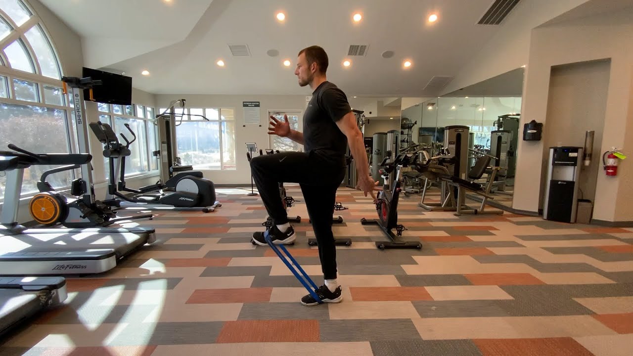 Banded Knee Raise (Feet) - YouTube