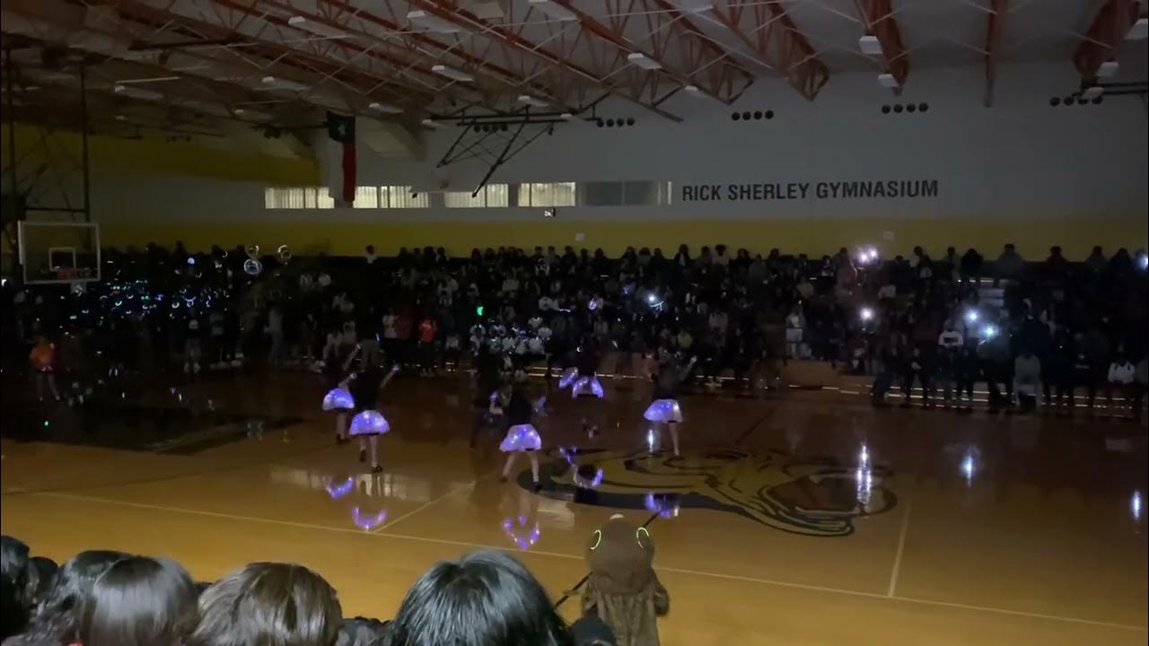 HHS Cheerleaders Glow in the Dark Pep Rally 2022 - YouTube