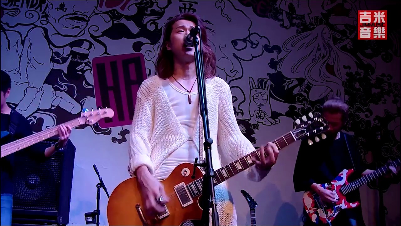 謝中傑 Alex Chia - 歲月無聲 live at 向Beyond致敬音樂會 - YouTube