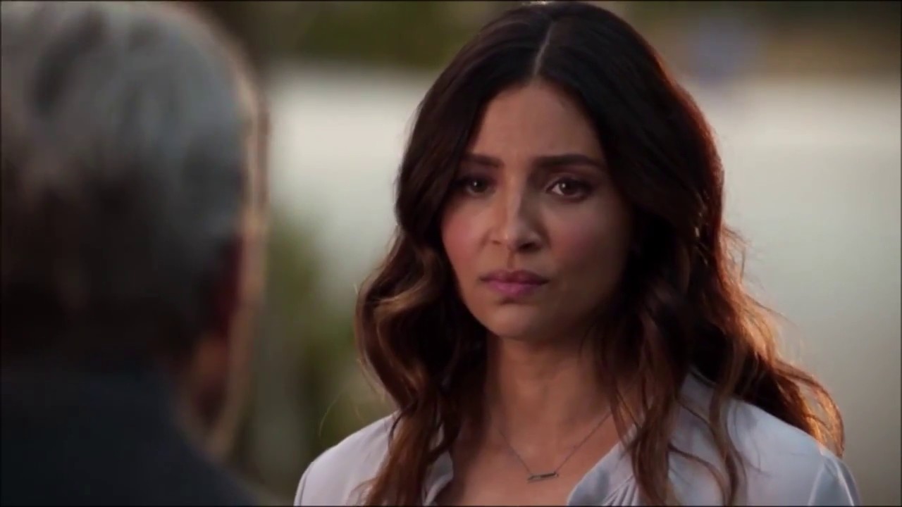 Supergirl 3x03 Maggie Goes After Her ‘Dad’ - YouTube