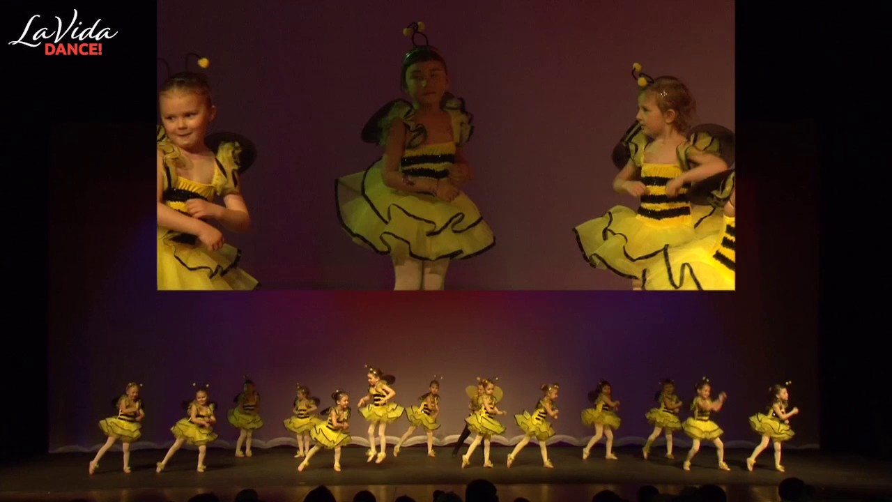 "Bees" dance Ages 4-5 - YouTube