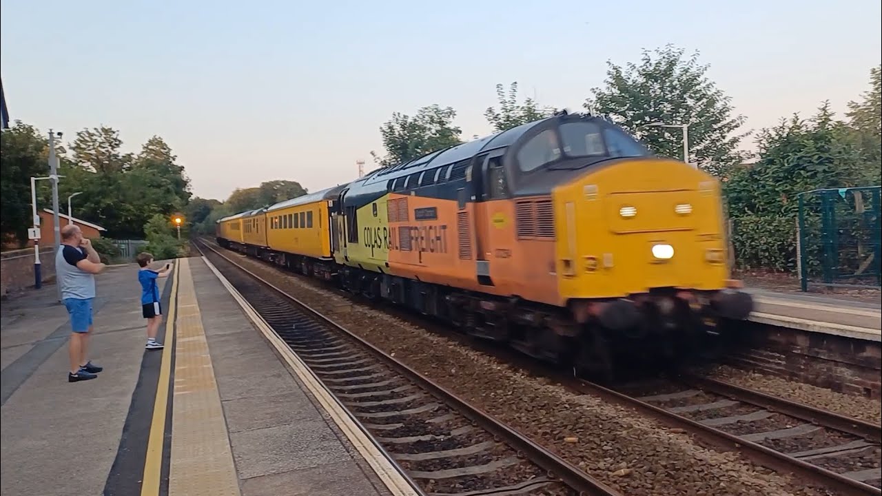 2 class 37s going through Padgate Station on 1/8/24 on Network rail ...