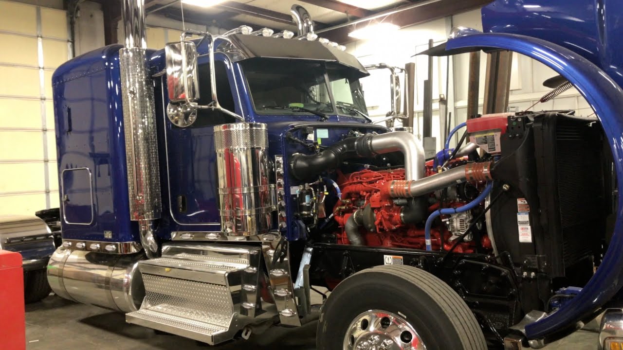 Quick Peterbilt Shop Tour - YouTube