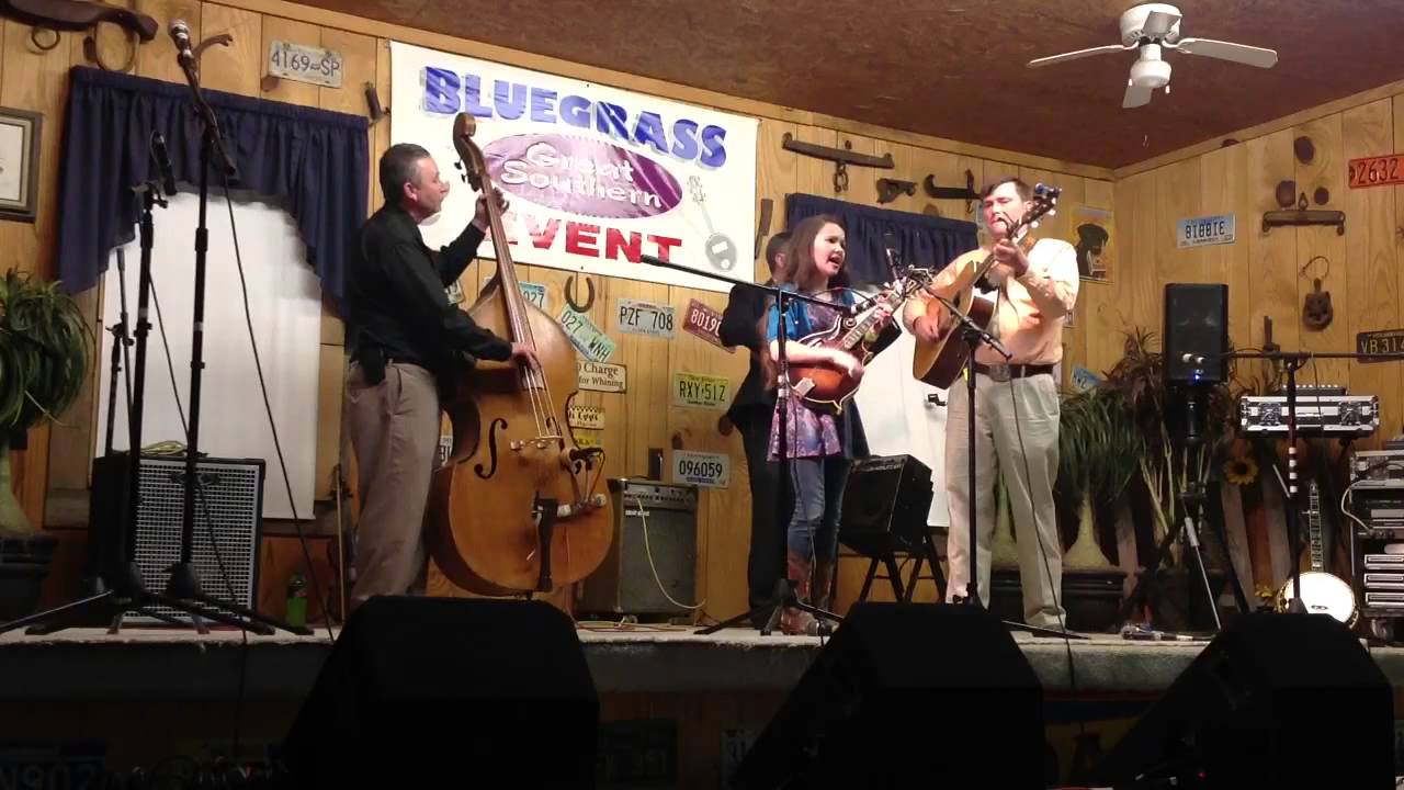 Carina Baker of The Baker Family sings with Alan Sibley & The Magnolia ...