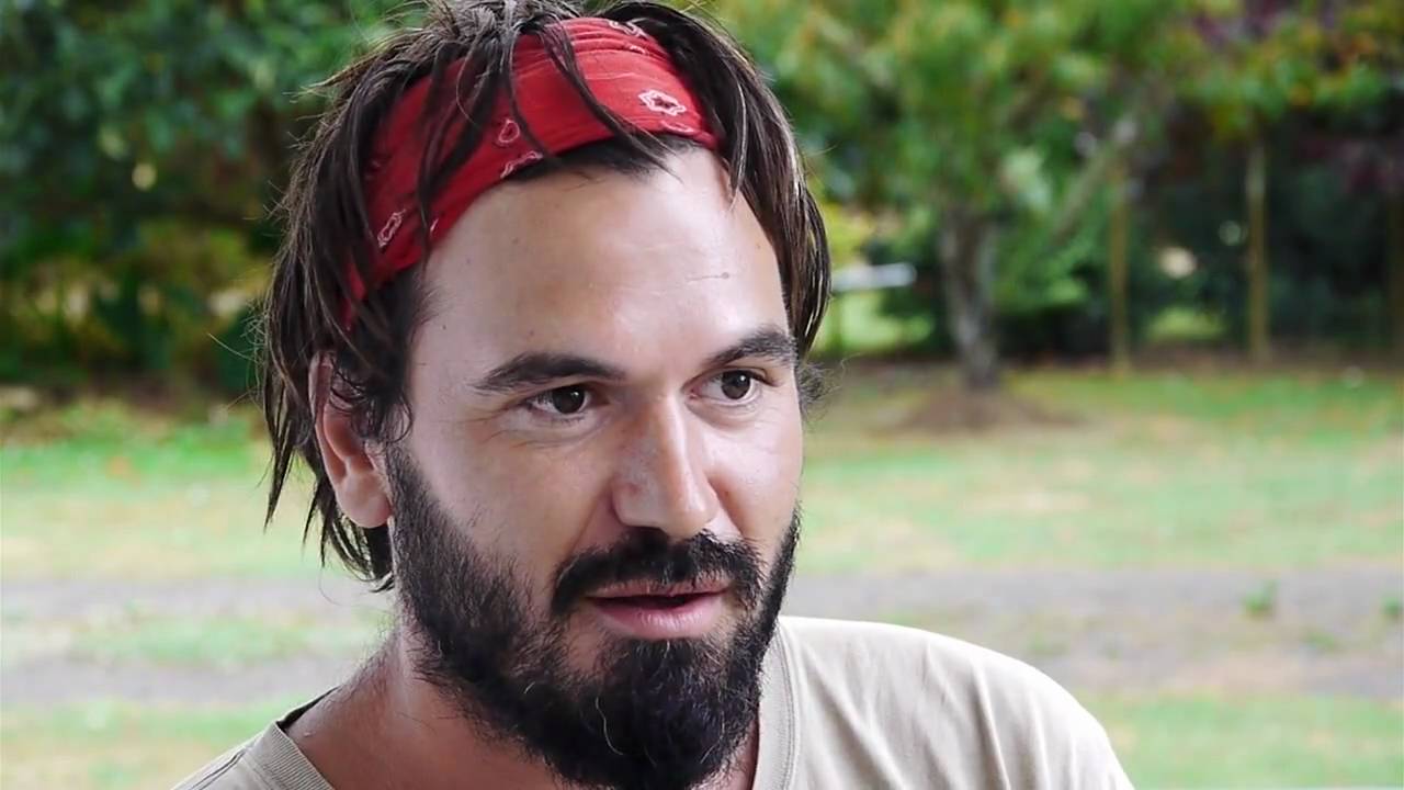 HelpX Helper - Cédric. French. - YouTube