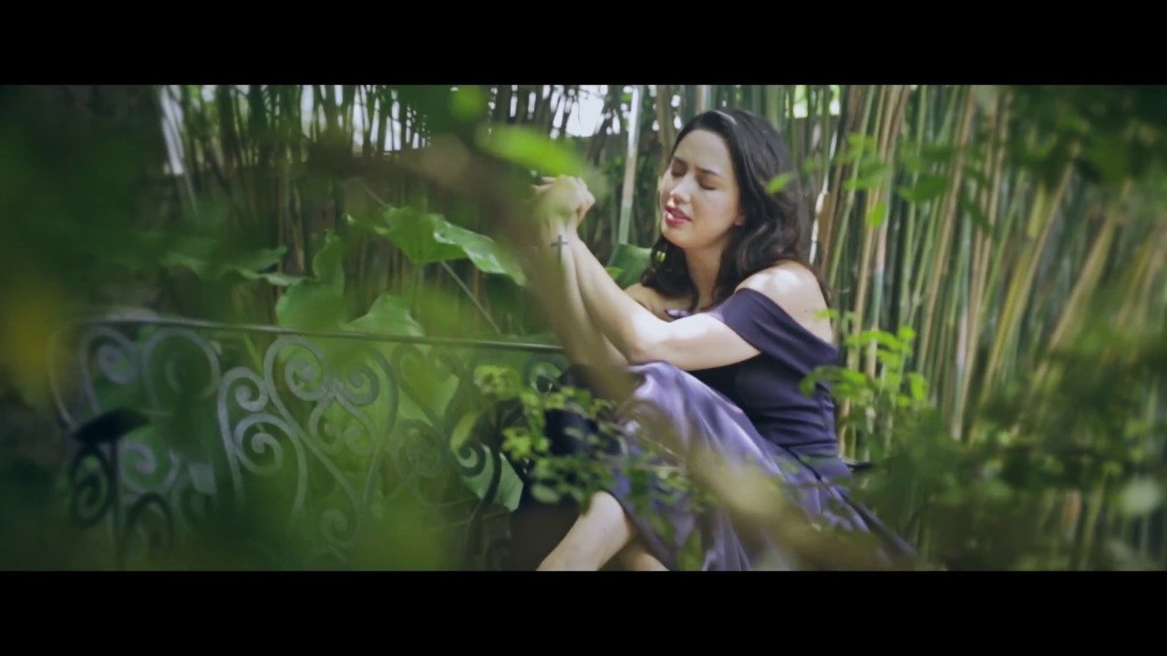 Blue Jean Junkies feat. Julz Savard - Blue (Official Music Video) - YouTube