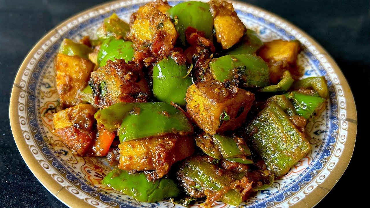 Aloo Shimla Mirch Sabzi Recipe | Potato Capsicum Recipe - YouTube