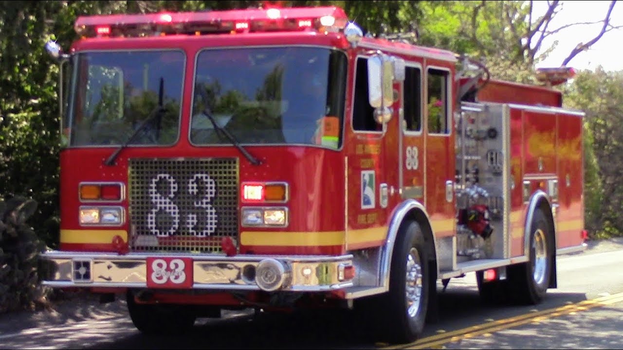 (Two-Tone Horns) LACo.FD Engine 83 & Squad 6 - YouTube
