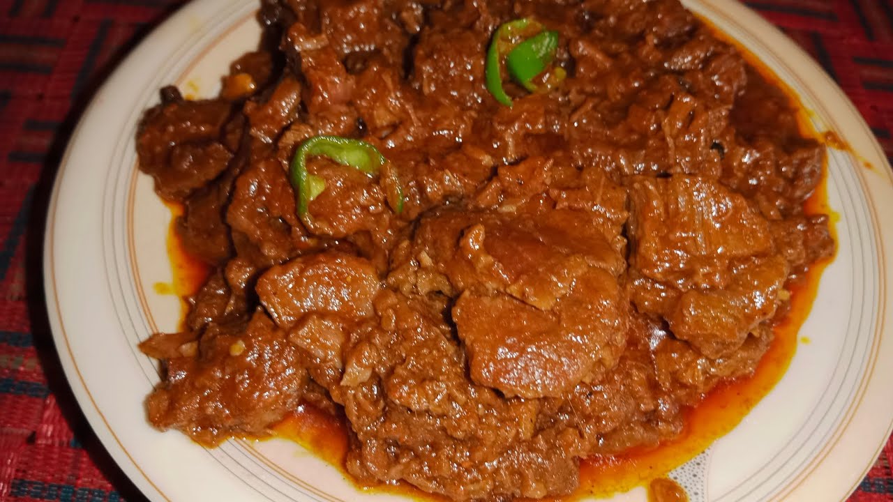 Beef Qorma | بیف قورمہ | Tips and Taste - YouTube