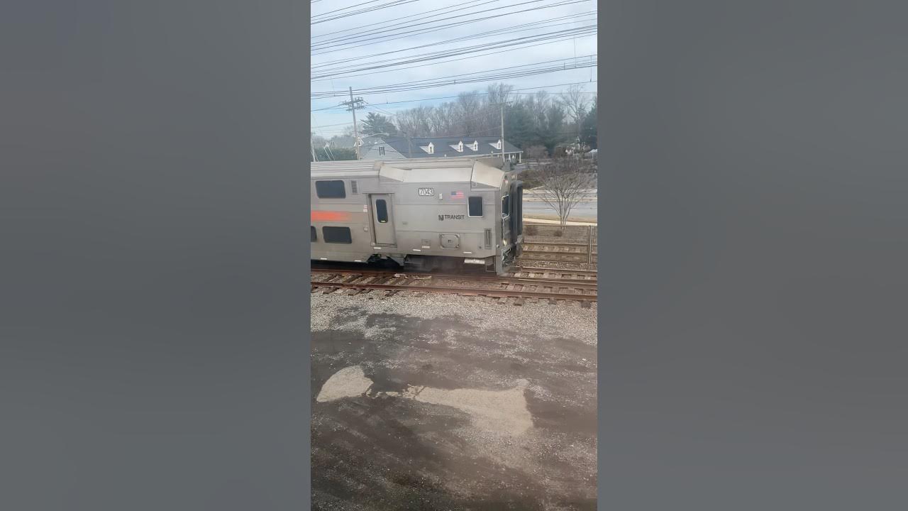 NJ Transit Train 7043 through Little Silver - YouTube
