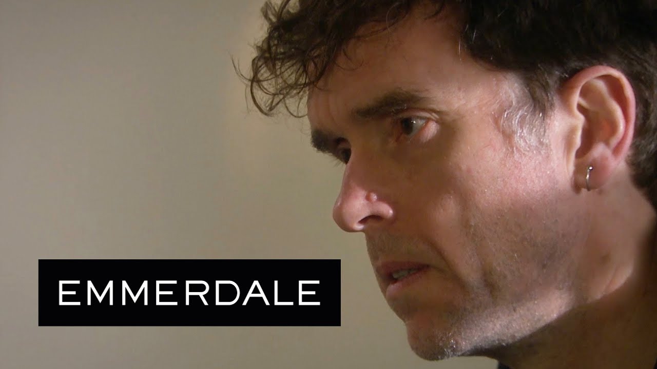 Emmerdale - Charity Warns Marlon Against Graham - YouTube