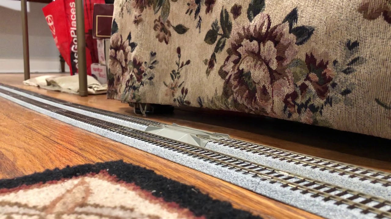 HO scale CSX SD60I Hauls Garbage Train - YouTube
