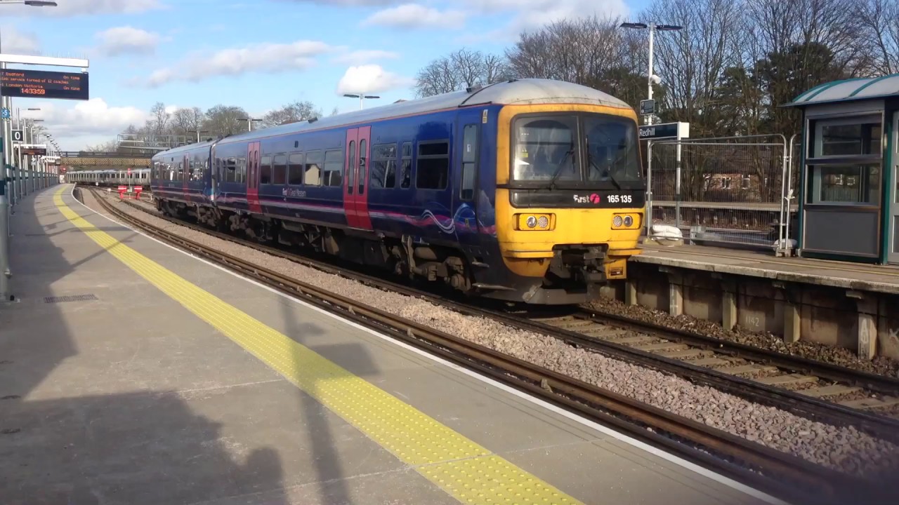 Great Western Railway class 165 departing Redhill for reading - YouTube
