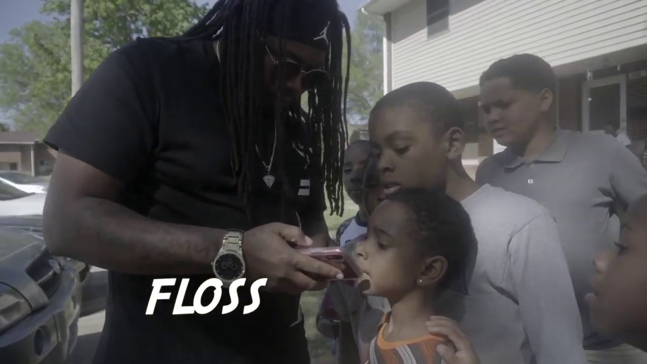 HOW IT IS FT.FLOSS MONI - YouTube