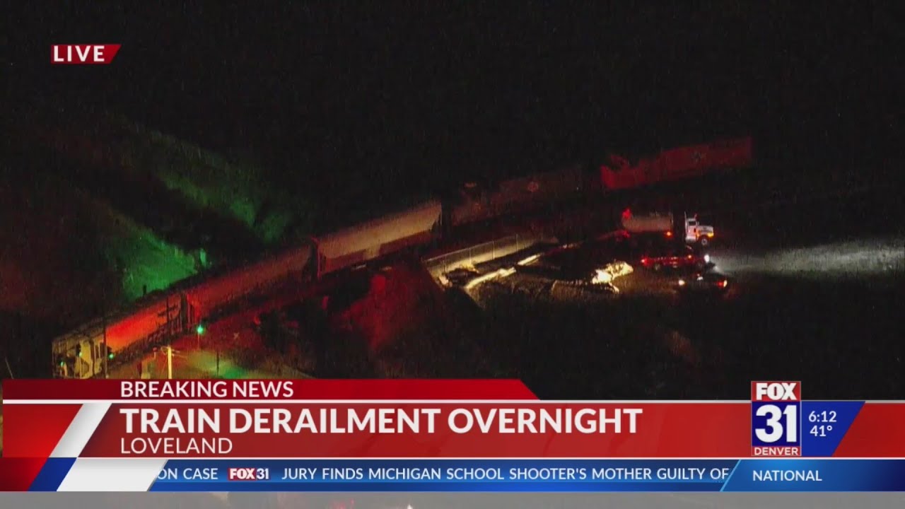 Train hauling sugar derails in Loveland - YouTube