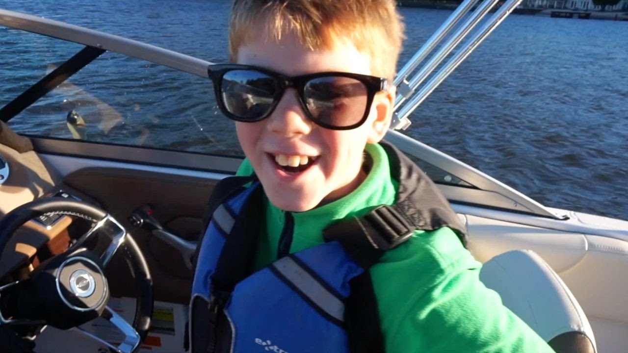 HOW TO *NOT* CRASH YOUR BOAT | Ryan in the WILD! - YouTube