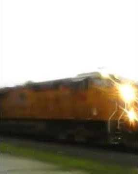 UP (Ex-CNW 8698) C44-9W 9802 & C41-8W 9463 trailing on EB manifest -DeQuincy Sub- 4/18/2015 ...