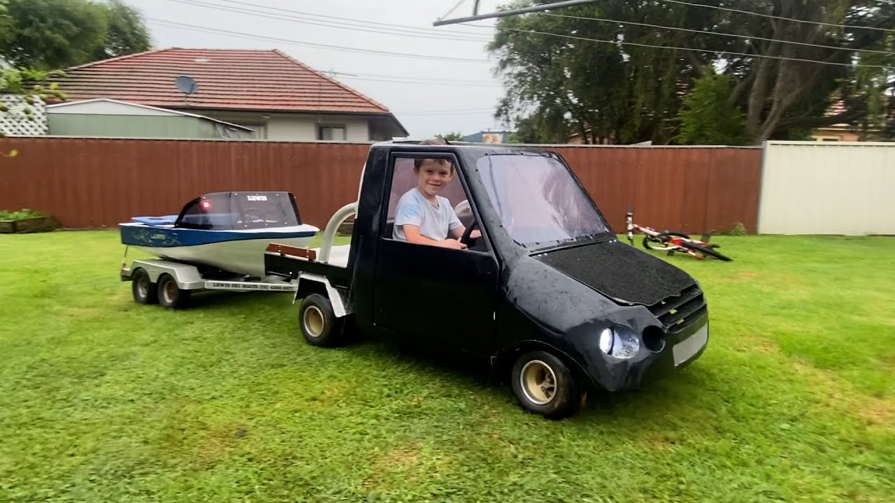 MINI CAR TOWING MINI SPEEDBOAT - YouTube
